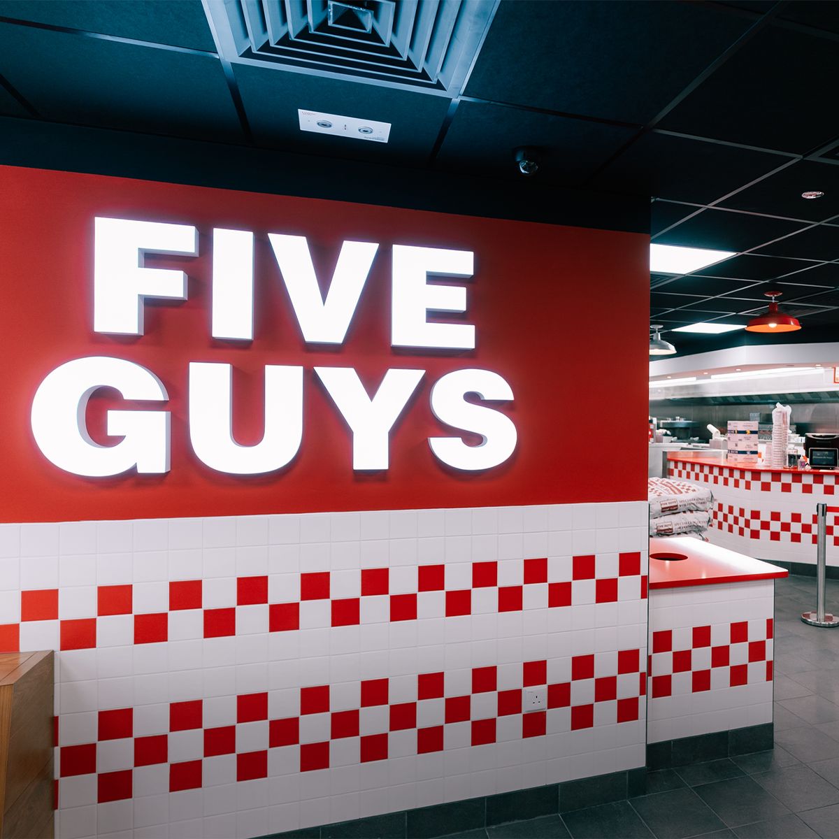 PRAHACITY Five Guys Praha - PRAHACITY